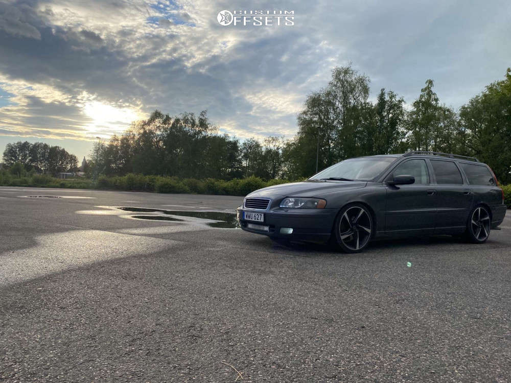 2006 Volvo V70 with 19x8 43 Ocean Storm and 225/35R19 Hifly and ...