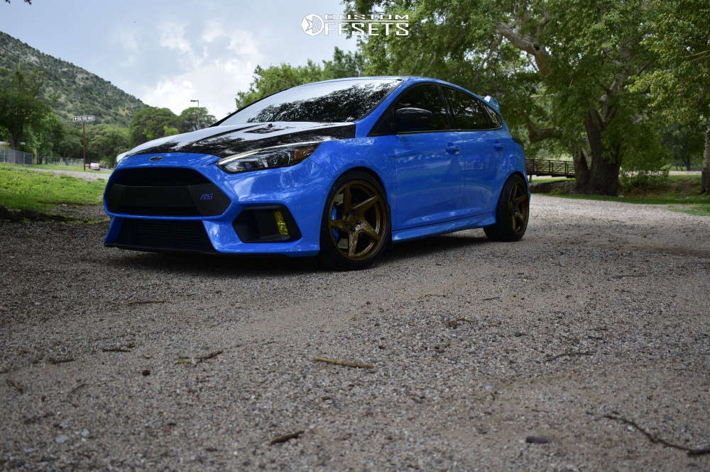 2017 Ford Focus with 18x9.5 38 Anovia Kinetic and 245/40R18 Michelin ...
