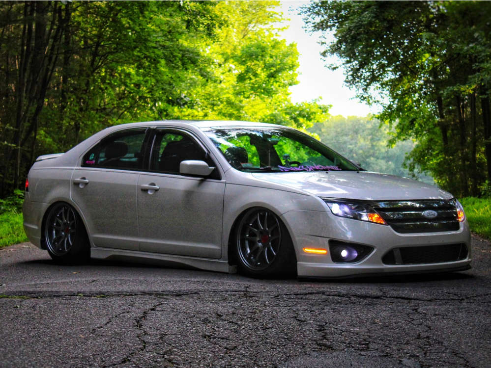 2012 Ford Fusion with 18x9.5 22 Aodhan Ds02 and 225/45R18 Doral Doral ...