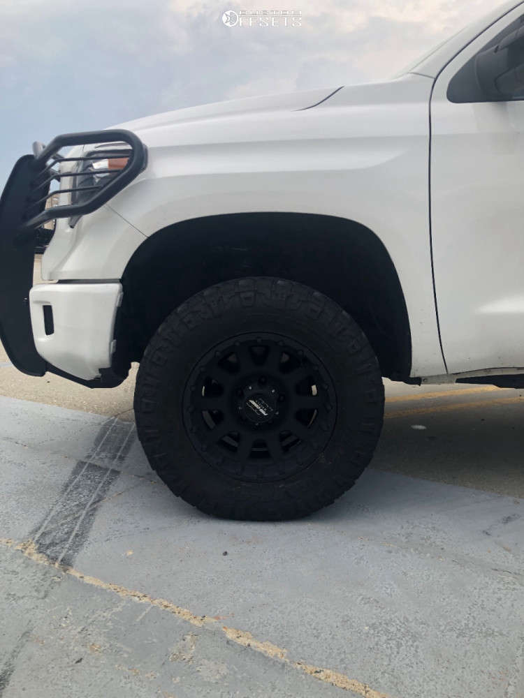 2017 Toyota Tundra with 18x9 0 Pro Comp Series 32 and 275/70R18 Nitto ...