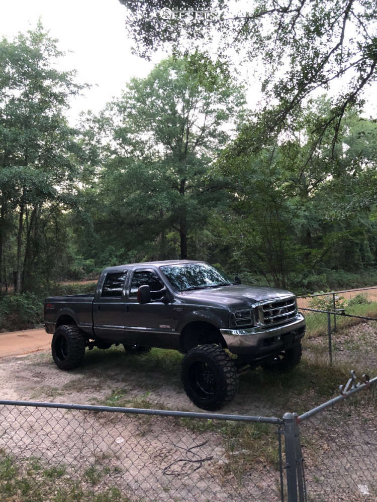 2004 Ford E-250 Super Duty with 22x12 -44 Fuel Turbo and 37/13.5R22 ...