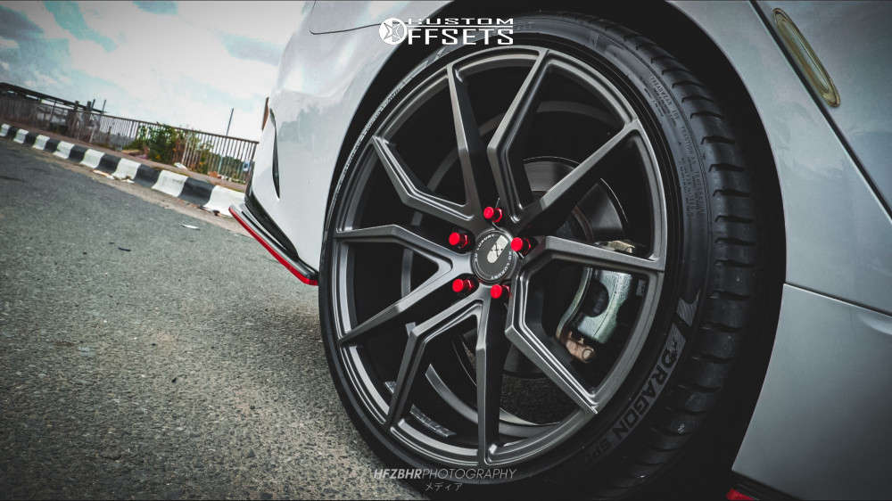 2019 Kia Stinger with 20x8.5 32 XO Verona and 245/35R20 Pirelli Dragon ...