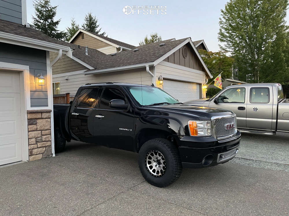 2007 GMC Sierra 1500 with 17x8.5 0 Method Mr305 and 33/11.5R17 Nitto ...