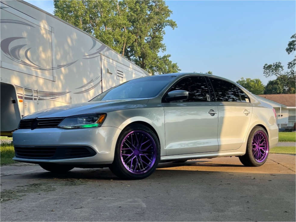 2012 Volkswagen Jetta with 18x8.5 35 XXR 571 and 225/45R18 Pirelli ...