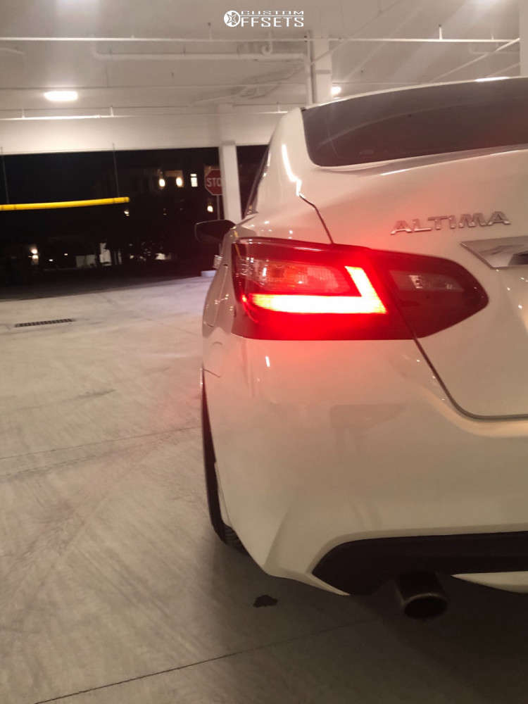 2018 Nissan Altima Wheel Offset Poke Coilovers | 1810635 | Custom Offsets