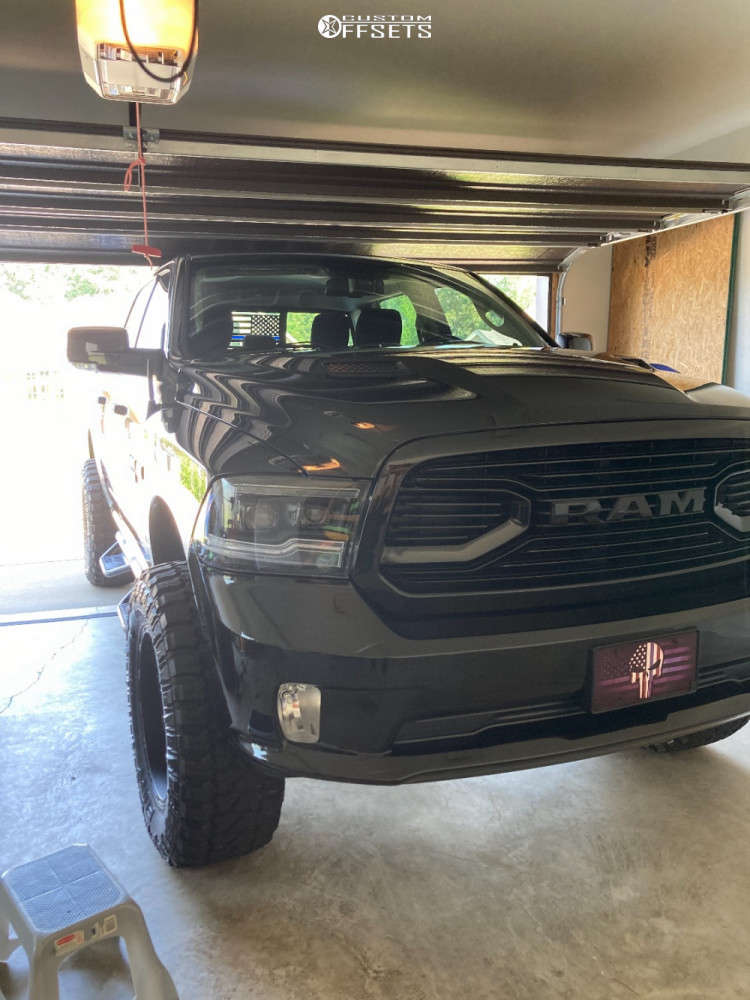 2018 Ram 1500 with 20x10 -24 Lonestar Warrior and 37/13.5R20 Fury ...
