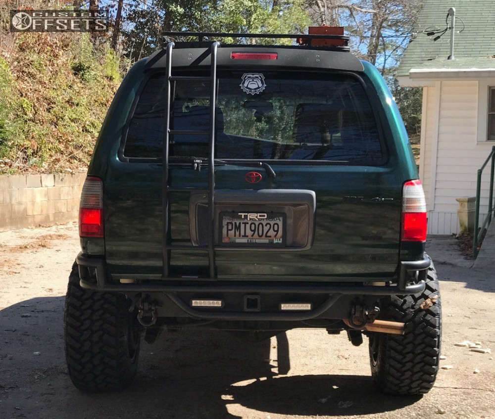 2000 Toyota 4Runner with 18x12 -44 Fuel Maverick and 285/65R18 Nitto ...