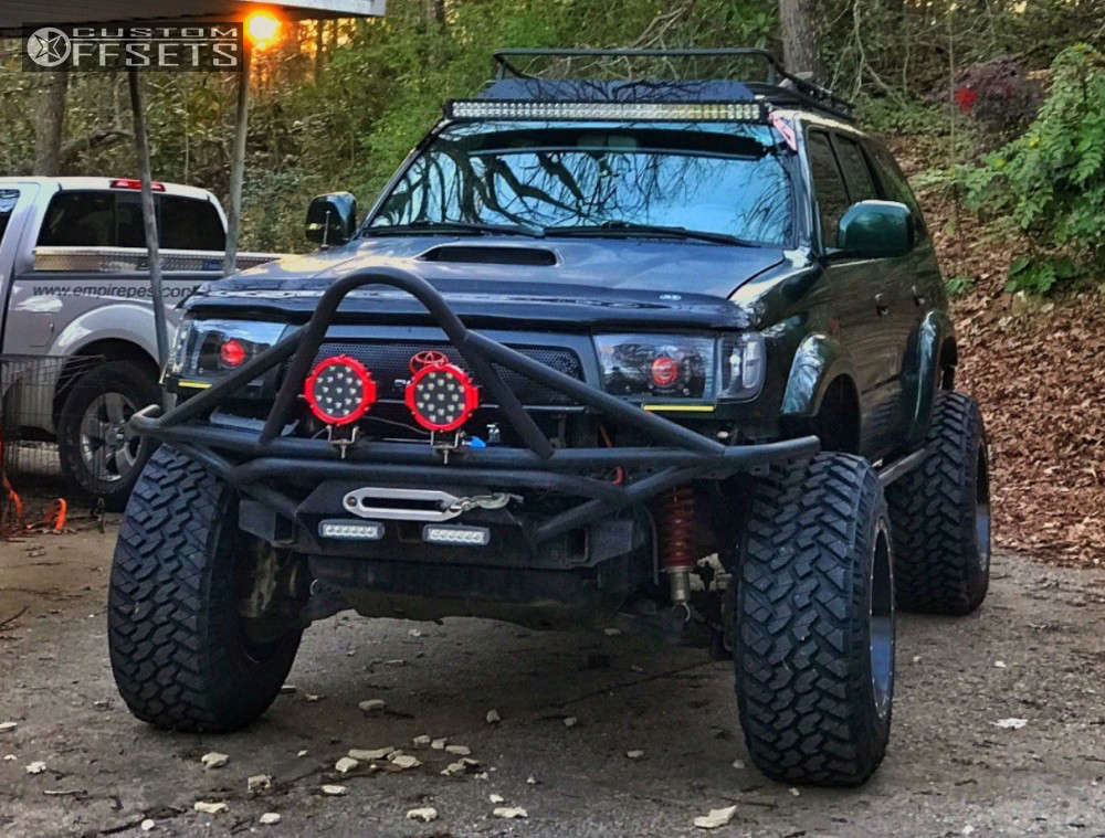 2000 Toyota 4Runner with 18x12 -44 Fuel Maverick and 285/65R18 Nitto ...