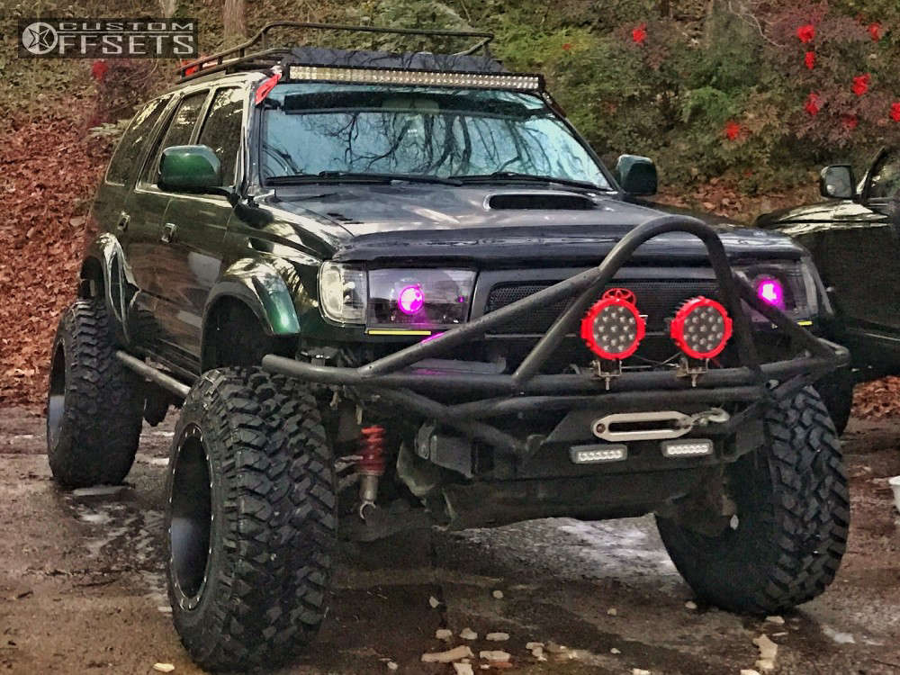 2000 Toyota 4Runner with 18x12 -44 Fuel Maverick and 285/65R18 Nitto ...