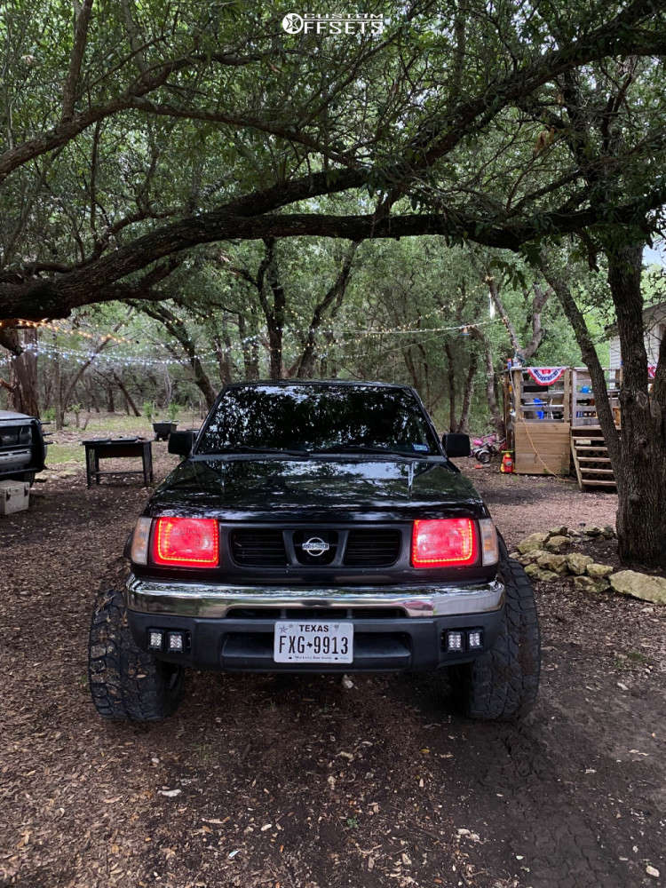 1998 Nissan Frontier with 20x12 -44 Moto Metal Mo962 and 33/12.5R20 ...
