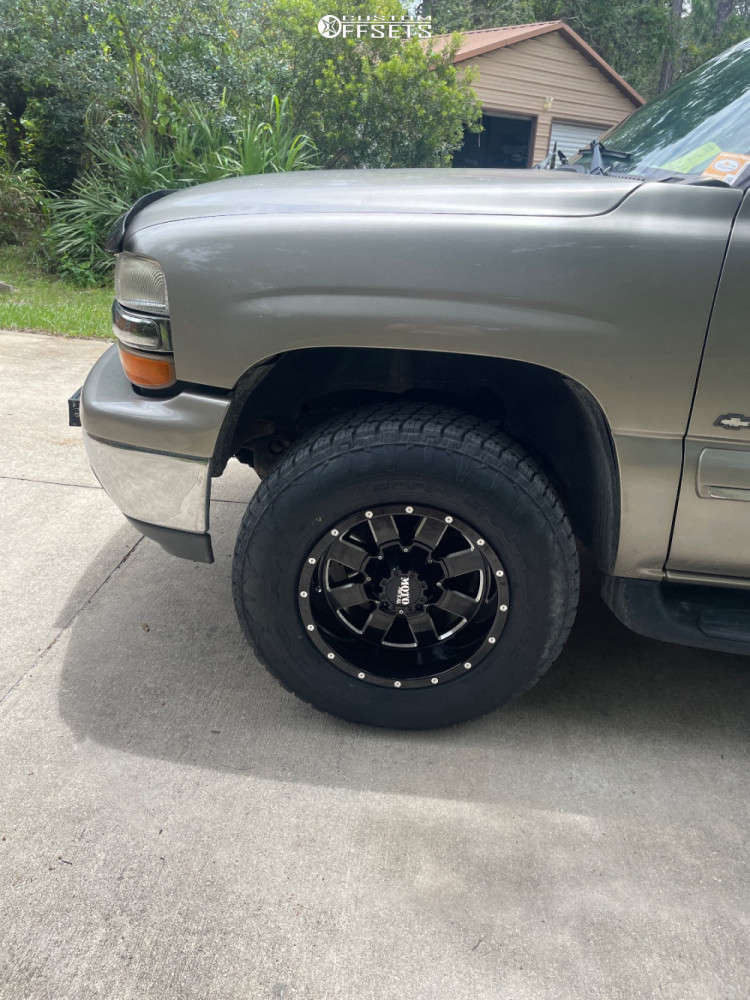 2000 Chevrolet Tahoe with 17x10 24 Moto Metal Mo962 and 31/10.5R17 ...