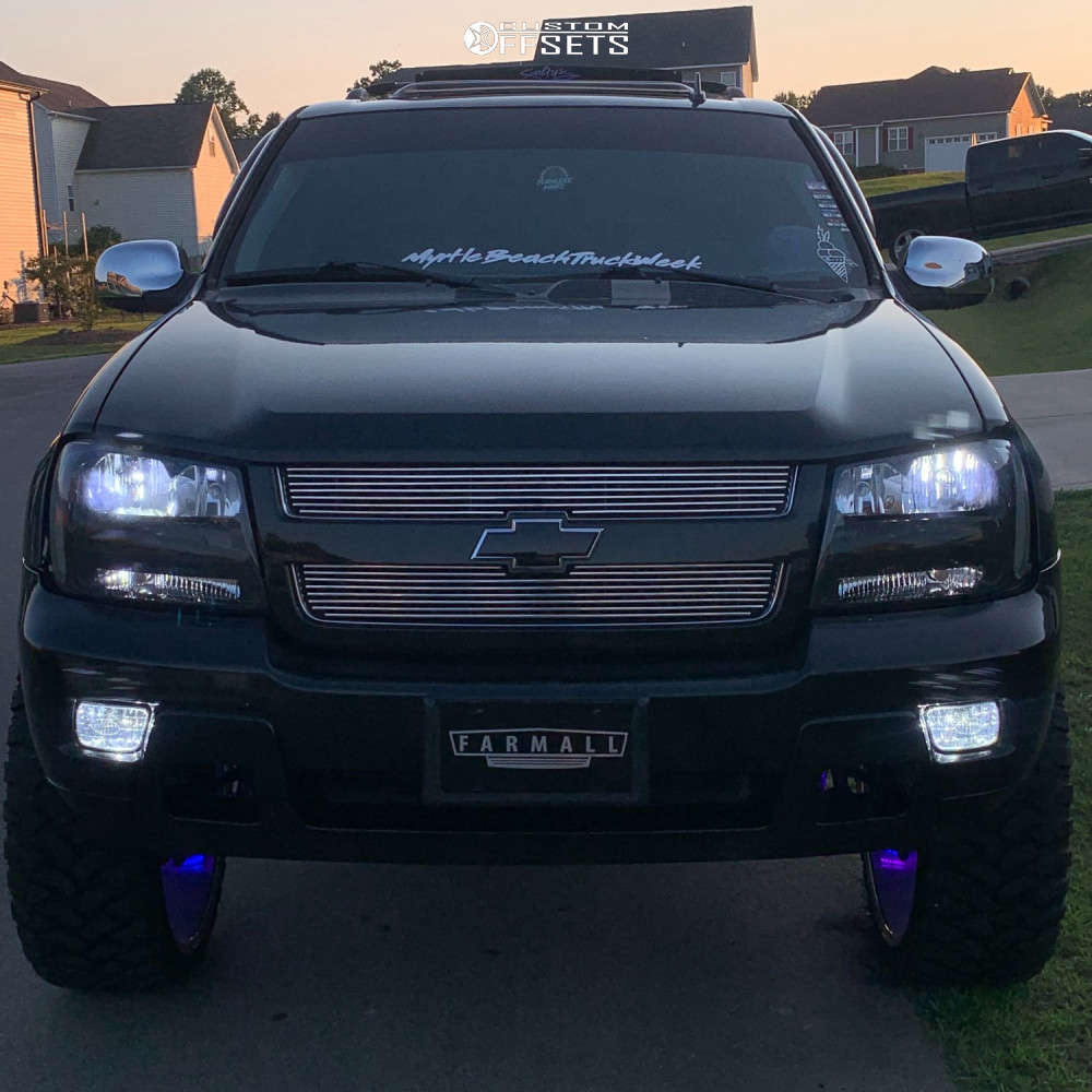 2006 Chevrolet Trailblazer with 26x10 30 OE Replicas Ltz and 33/13.5R26 ...