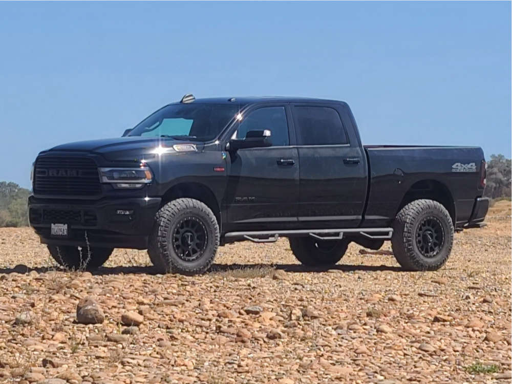 2019 Ram 2500 with 18x9 18 Method Mr305 and 35/12.5R18 Nitto Ridge ...