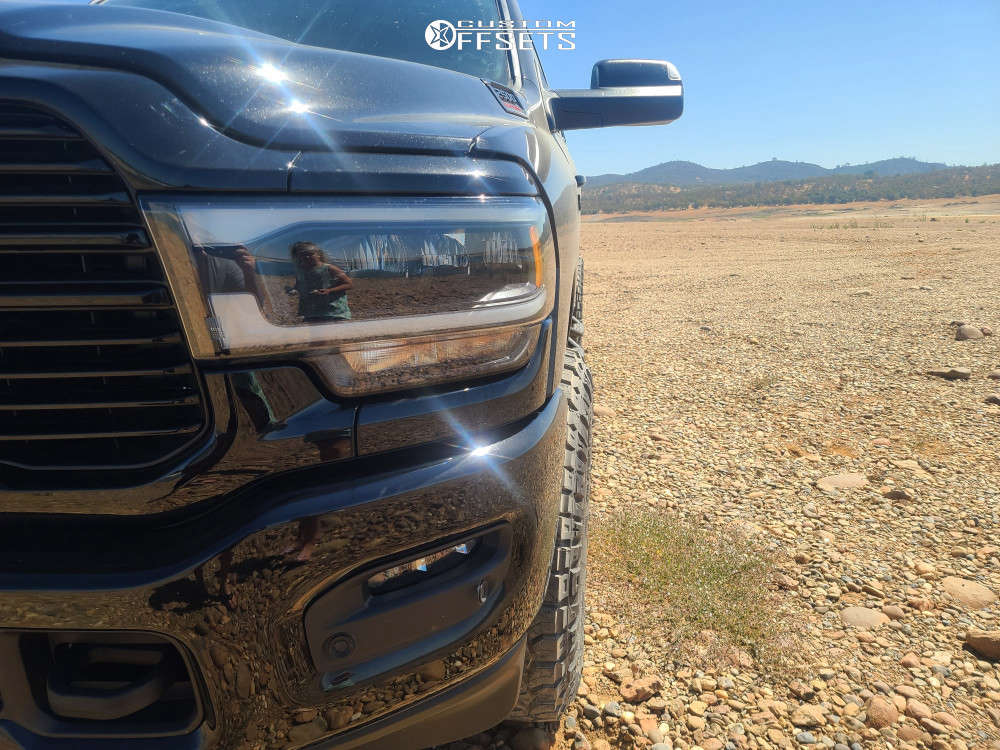 2019 Ram 2500 with 18x9 18 Method Mr305 and 35/12.5R18 Nitto Ridge ...