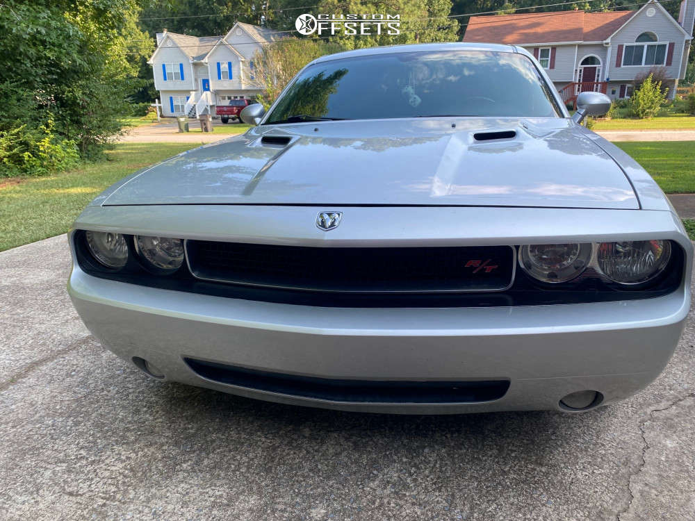 2009 Dodge Challenger with 20x9 20 Voxx Replicas Hellcat and 245/35R20 ...
