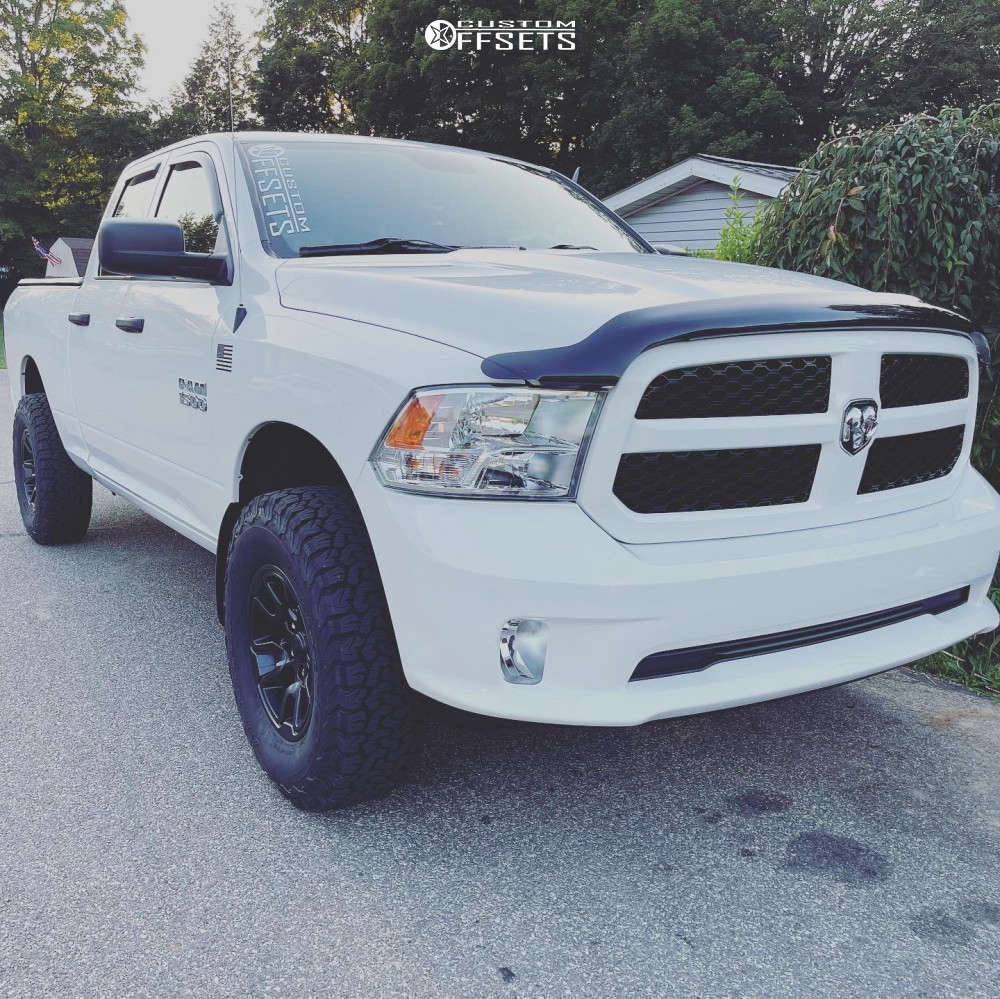 2018 Ram 1500 with 17x8 18 4Play Dg55 and 33/11.5R17 BFGoodrich All Terrain Ta Ko2 and Leveling ...