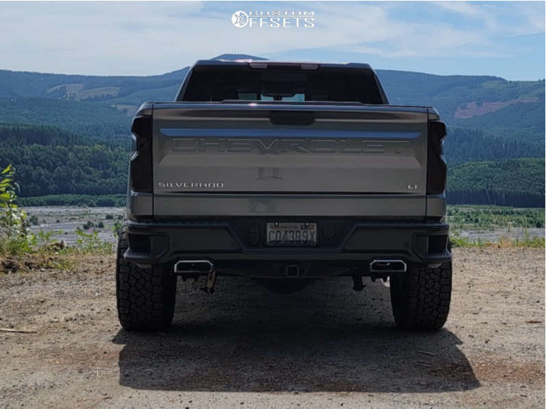 2019 Chevrolet Silverado 1500 with 22x12 -45 Tuff T2a and 33/12.5R22 ...
