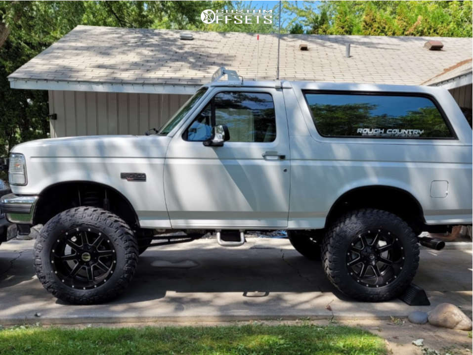 1995 Ford Bronco with 20x12 -44 Fuel Maverick D538 and 35/12.5R20 ...