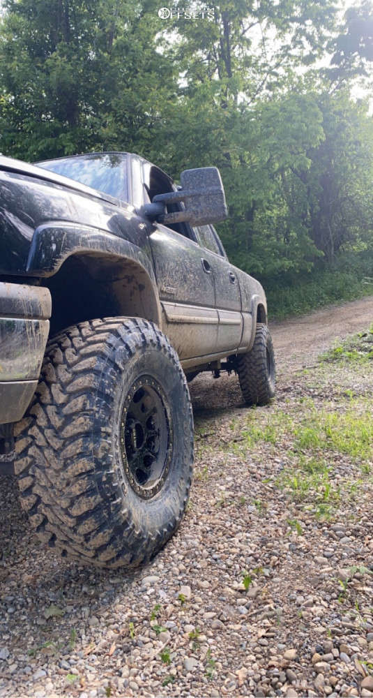 2004 Chevrolet Silverado 2500 with 16x8.5 -37 Method Mr105 and 37/12 ...