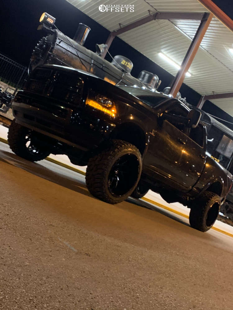 2014 Ram 2500 with 24x14 -75 Fuel Runner and 37/14R24 Fury Offroad ...