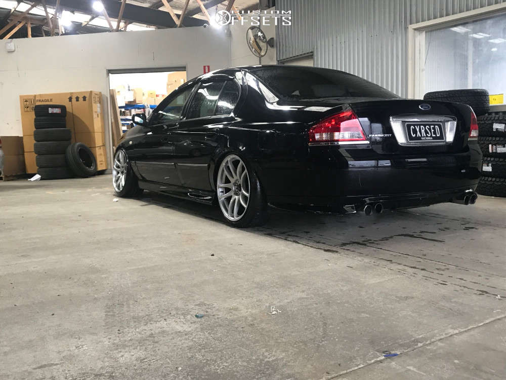 2005 Ford Falcon XR6 with 19x9.5 25 D-Speed DS-02 and 225/35R19 Sailun ...