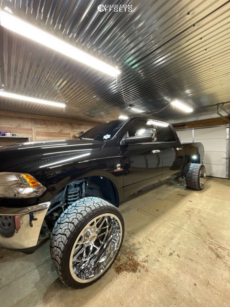 2017 Ram 2500 with 24x14 -76 Moto Metal Mo986 and 33/13.5R24 Venom ...