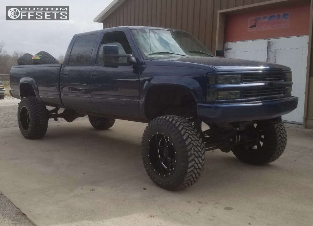1998 Chevrolet K3500 with 20x12 -44 Moto Metal Mo962 and 37/13.5R20 ...