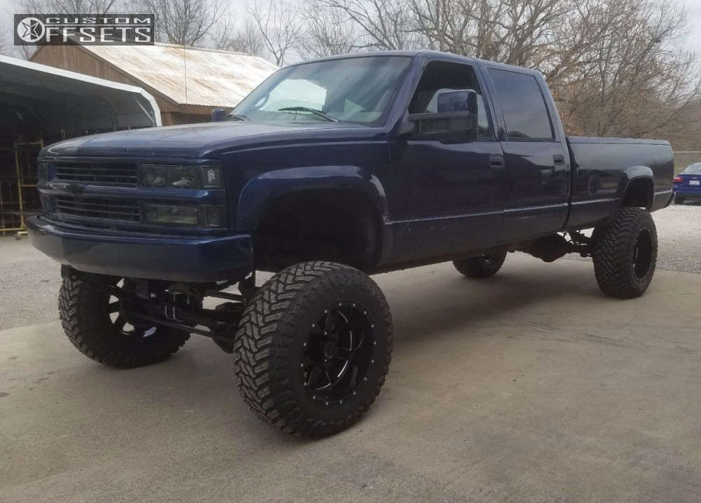 1998 Chevrolet K3500 with 20x12 -44 Moto Metal Mo962 and 37/13.5R20 ...