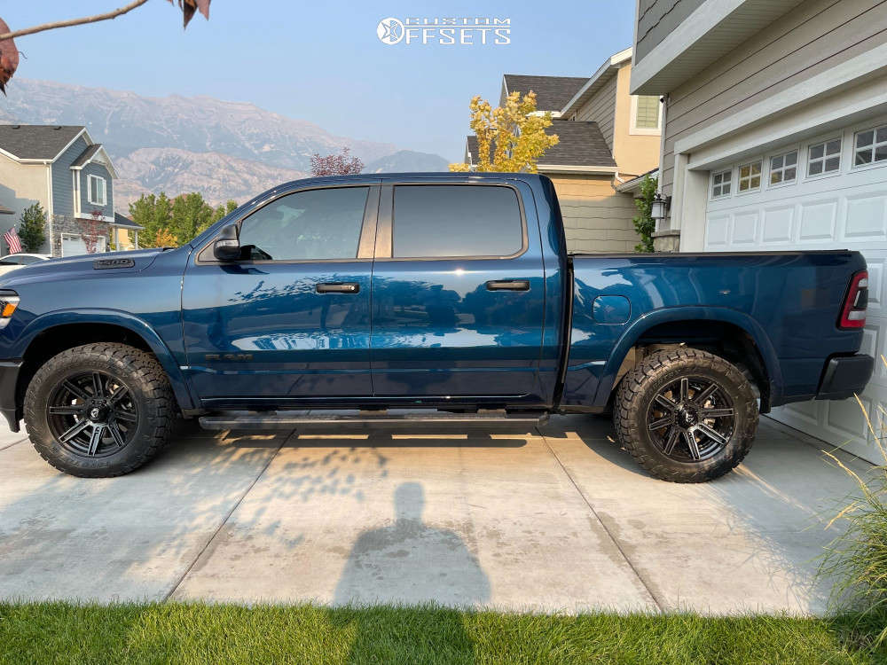 2020 Ram 1500 with 20x9 1 Fuel Rogue and 305/55R20 Toyo Tires Open ...