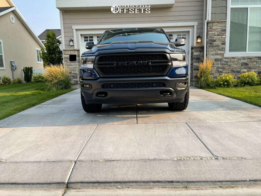 2020 Ram 1500 with 20x9 1 Fuel Rogue and 305/55R20 Toyo Tires Open ...
