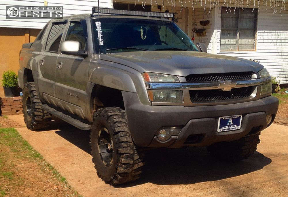 2003 Chevrolet Avalanche with 16x8 0 Moto Metal MO951 and 37/12.5R16 ...