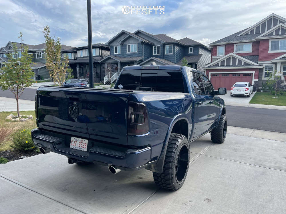 2020 Ram 1500 with 22x12 -44 Fuel Sledge and 35/12.5R22 Versatyre Mud ...