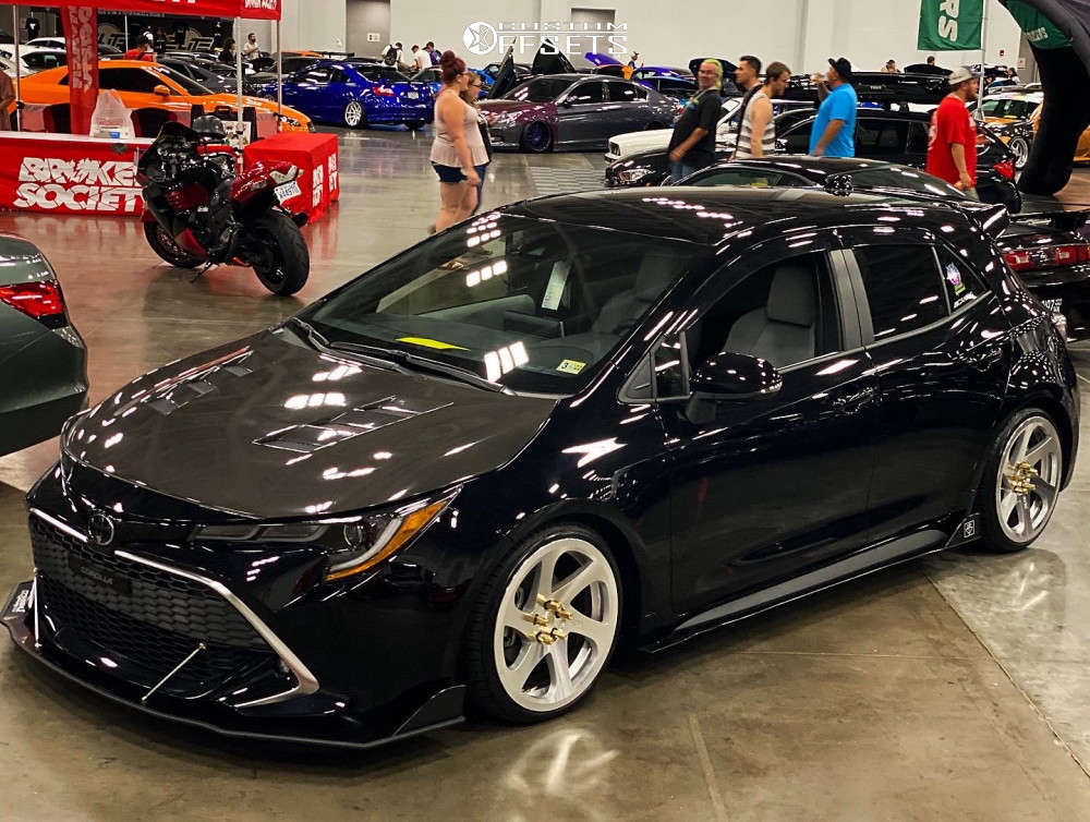 2021 Toyota Corolla with 18x9.5 35 3SDM 0.06 and 215/30R18 Atrezzo ...