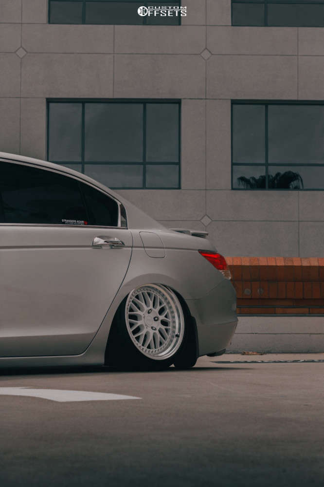 2009 Honda Accord with 18x8.5 30 ESR Sr01 and 215/40R18 Hankook Ventus ...