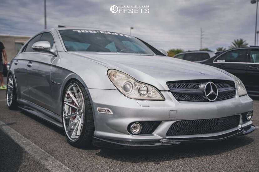 2006 Mercedes-Benz CLS55 AMG with 20x10.5 35 Ferrada FR4 and 255/35R20 ...