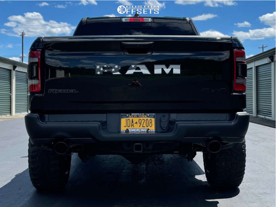 2020 Ram 1500 with 20x12 -44 Motiv Offroad Magnus and 35/12.5R20 ...