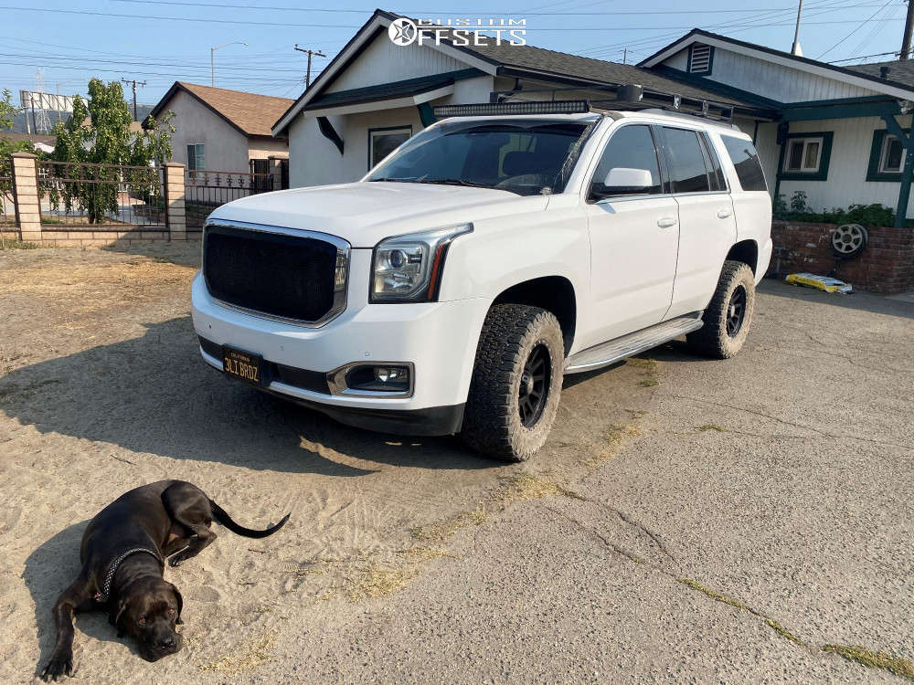 2015 GMC Yukon with 18x10 -24 Monster Offroad M10 and 33/12.5R18 ...