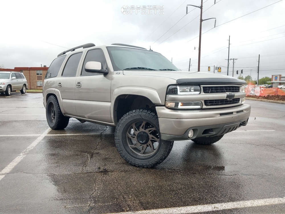 2003 Chevrolet Tahoe with 20x10 -25 Ultra Villain and 32/11.5R20 Kenda ...