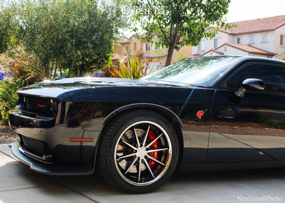 2016 Dodge Challenger with 20x9 15 Ferrada FR4 and 275/40R20 ...