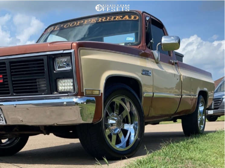 1987 GMC R1500 with 20x10 -25 Moto Metal Mo962 and 30/10.5R20 Nitto ...