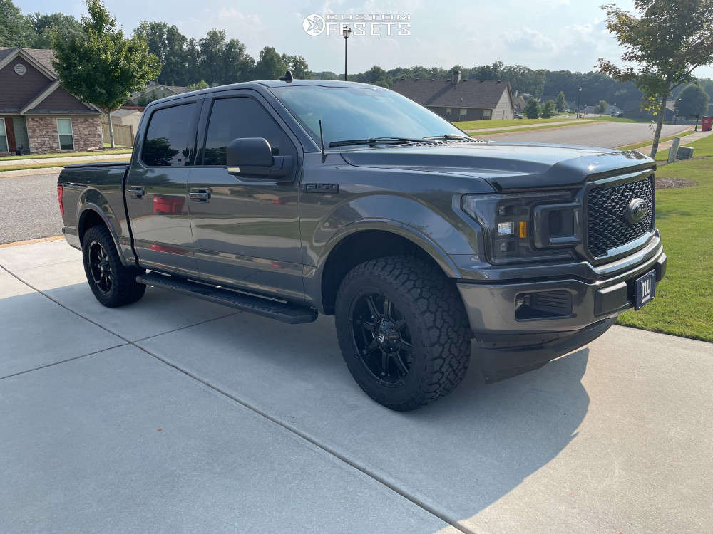 2020 Ford F-150 with 20x9 20 Fuel Coupler and 33/12.5R20 General ...