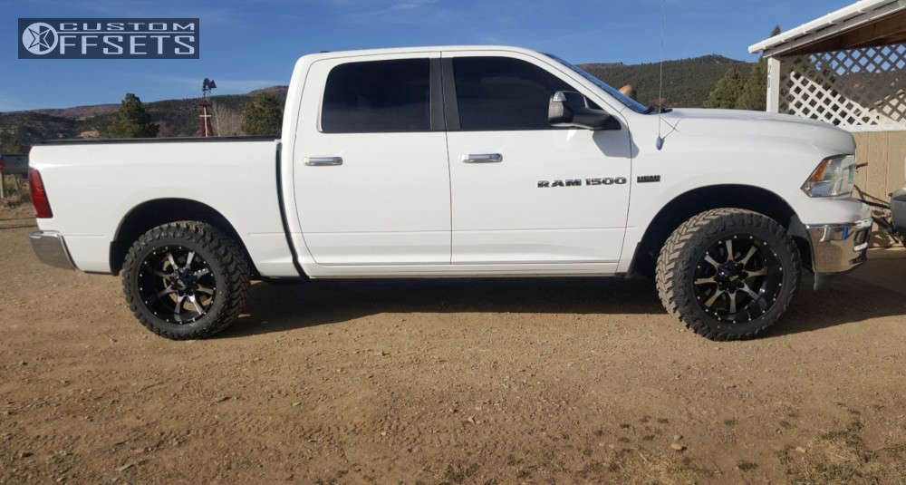 2012 Ram 1500 with 20x10 -24 Moto Metal Mo970 and 33/12.5R20 Atturo ...