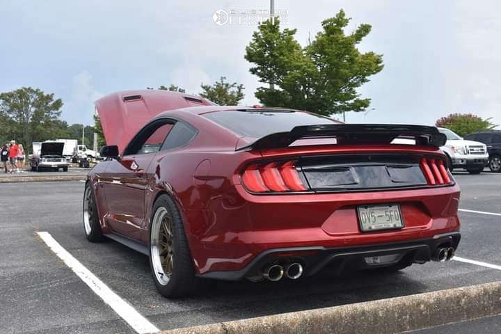 2019 Ford Mustang with 19x9.5 22 Aodhan Ds06 and 275/40R19 Michelin ...