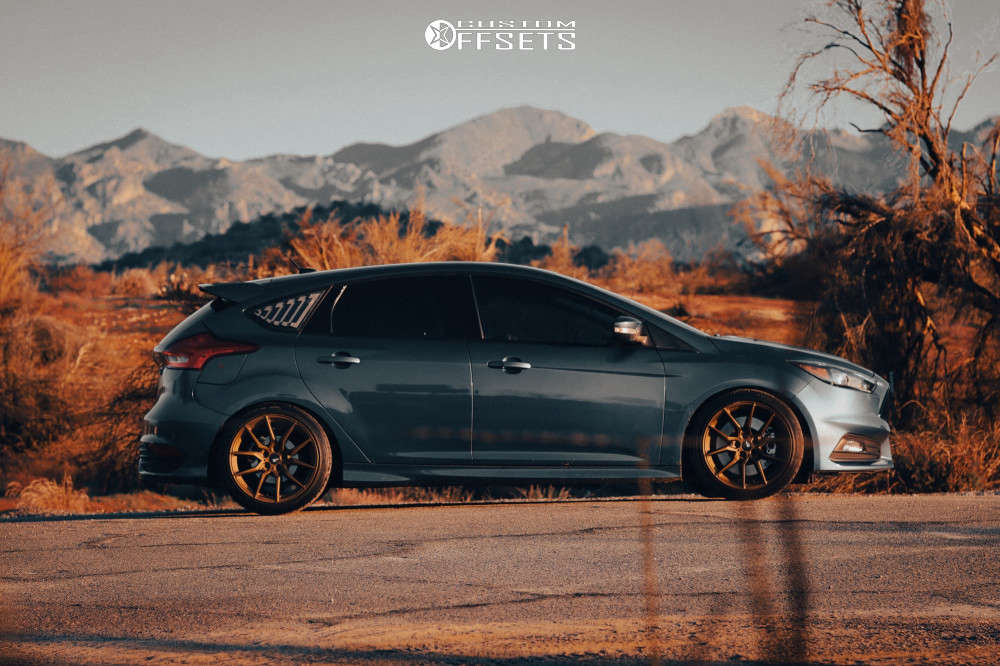 2018 Ford Focus with 18x9.5 35 Option Lab R716 and 235/40R18 Nitto ...