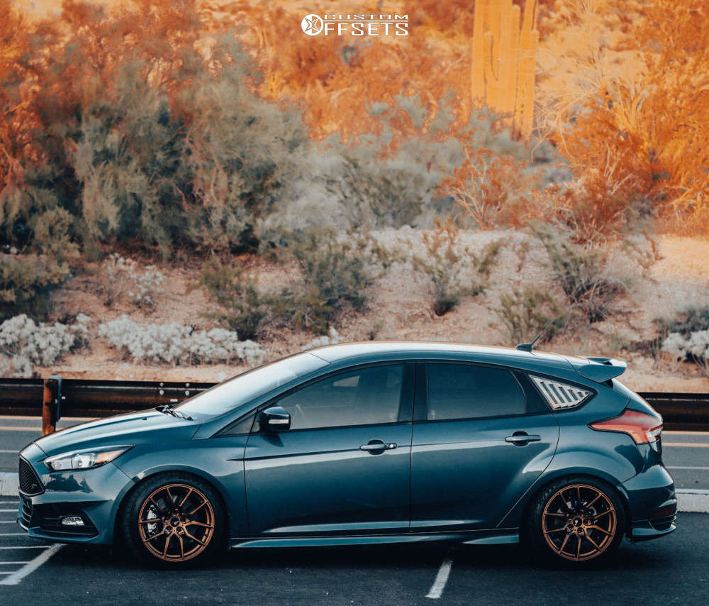 2018 Ford Focus with 18x9.5 35 Option Lab R716 and 235/40R18 Nitto ...