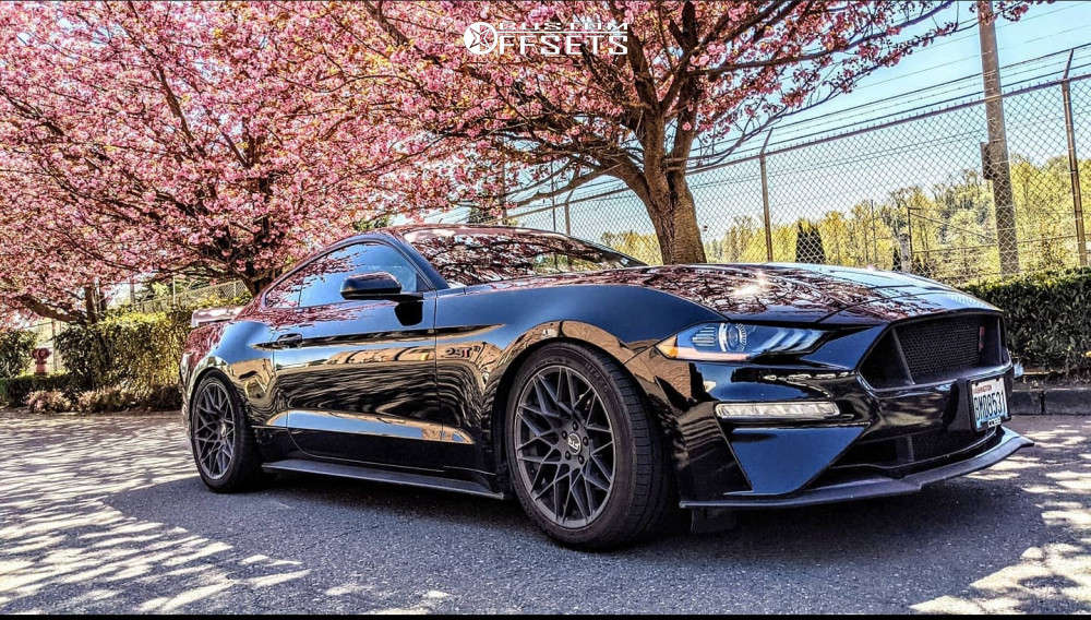 2018 Ford Mustang with 19x9.5 33 RTR Tech Mesh and 275/40R19 Sumitomo ...