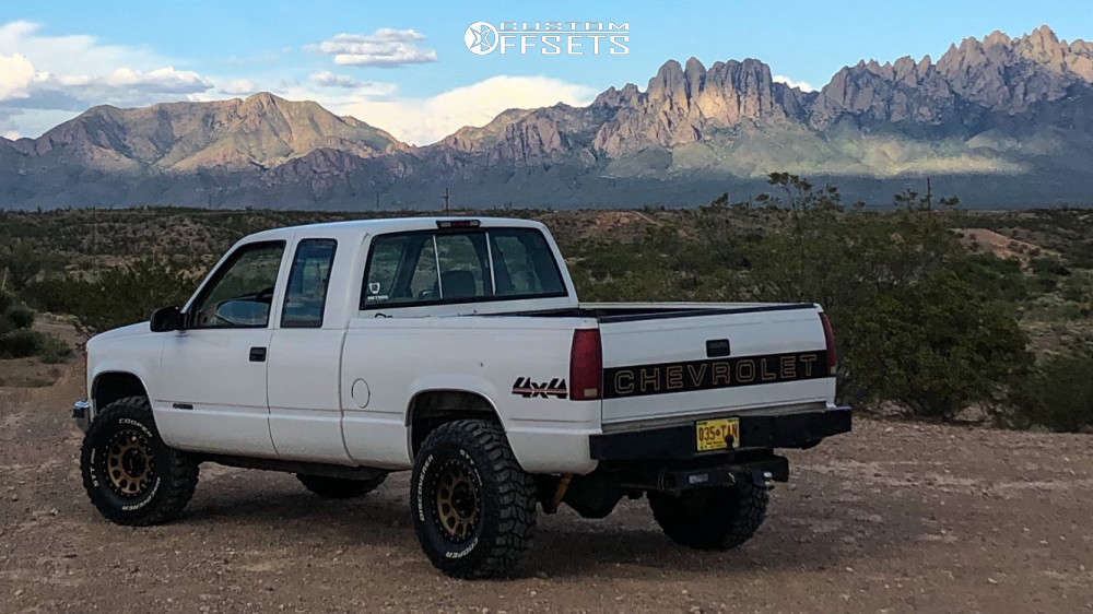 1995 Chevrolet K1500 with 16x8 0 Method Mr305 and 285/75R16 Cooper ...