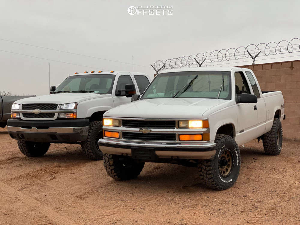1995 Chevrolet K1500 with 16x8 0 Method Mr305 and 285/75R16 Cooper ...