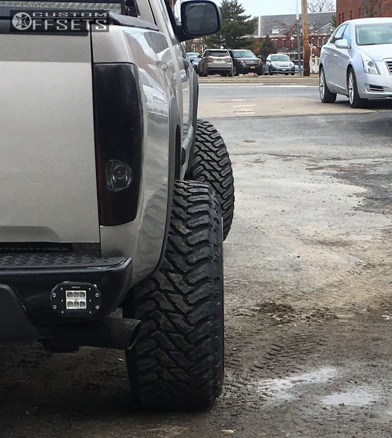 2006 Chevrolet Colorado with 20x12 -44 Moto Metal Mo962 and 285/50R20 ...