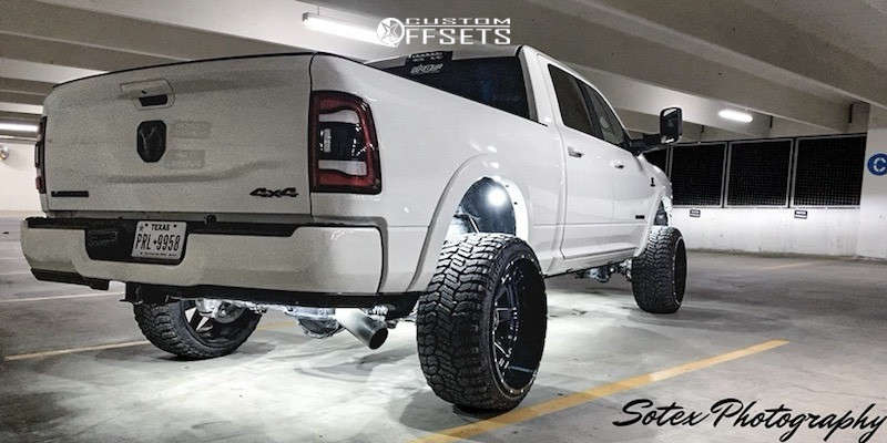 2020 Ram 2500 with 24x14 -76 Hostile Alpha and 33/12.5R24 Radar ...